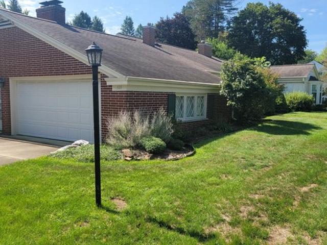 601 SE Manor Dr, Albion, MI 49224