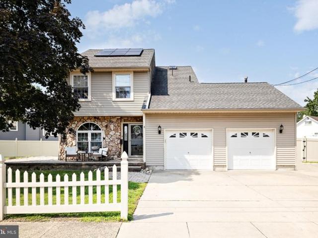 601 Station Ave, Mount Ephraim, NJ 08059