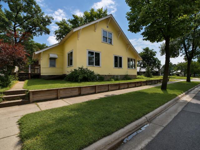 601 Summit Avenue NE
