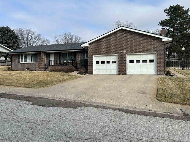 601 Sunset Dr, Norton, KS 67654