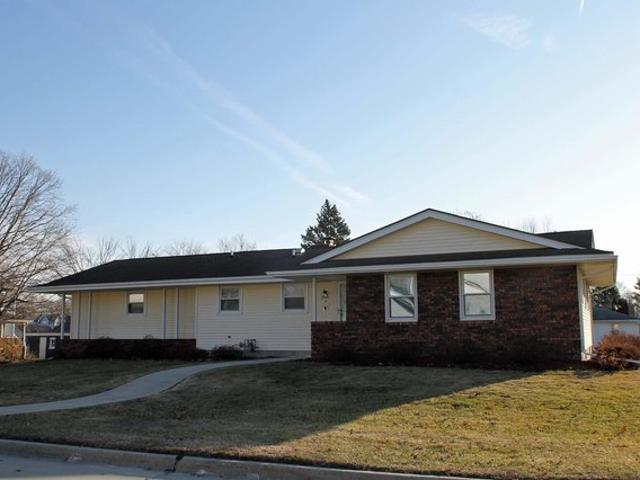 601 SW 3rd St, Tripoli, IA 50676