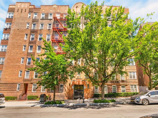 601 Pelham Parkway N 618