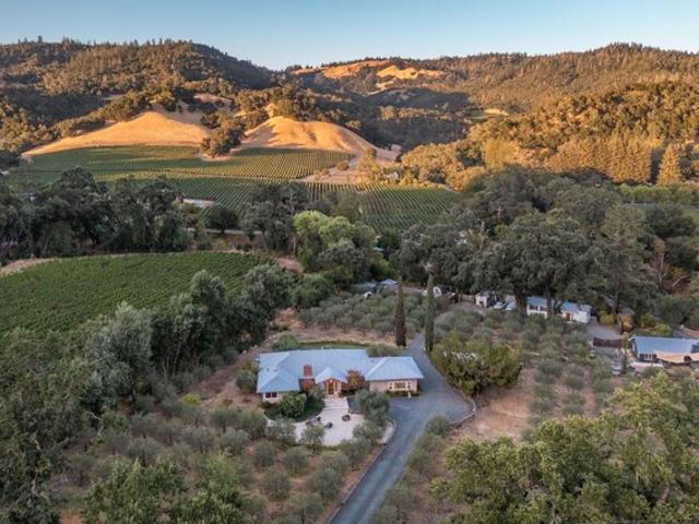 601 Rossi Rd, Saint Helena, CA 94574