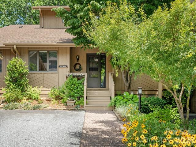 601 Red Oak Drive