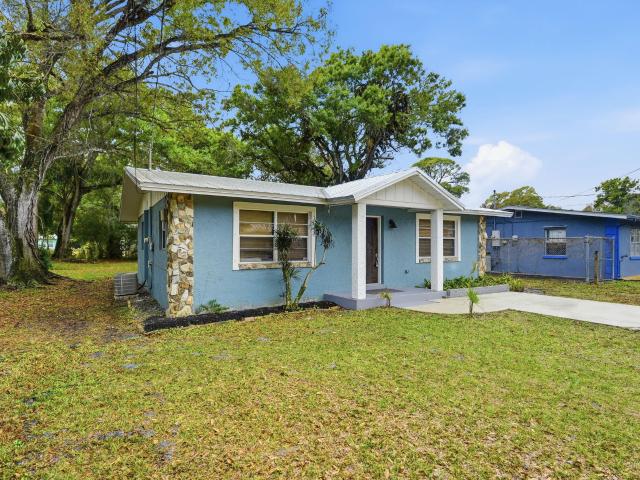 601 Russ Rd, Fort Pierce, FL 34982 | MLS #R11161
