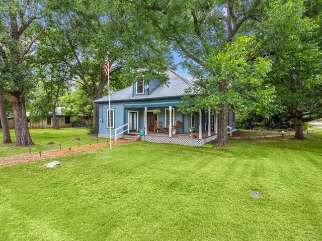 601 W 5th St, Maypearl, TX 76064