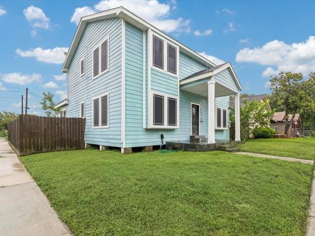 601 W Cleveland St, Baytown, TX 77520