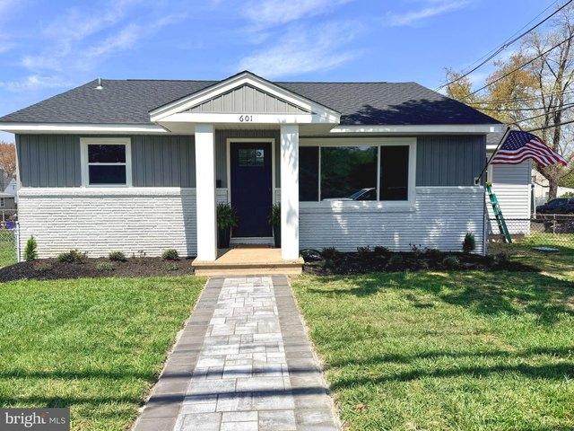 601 W Evesham Ave, Magnolia, NJ 08049