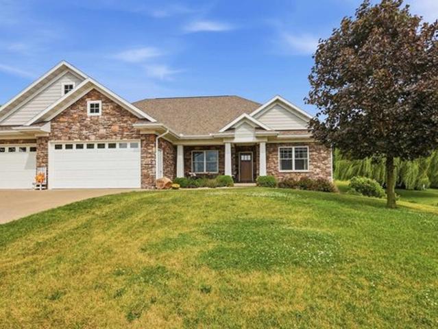 601 W Farmland Dr, Maquoketa, IA 52060