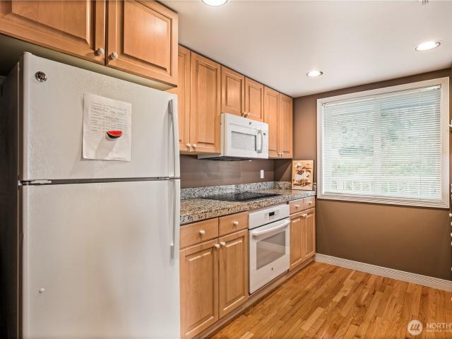 601 W Mercer Place # 304