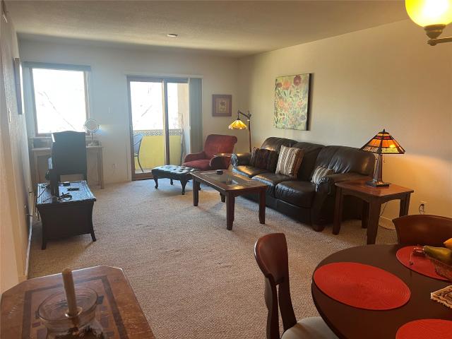 601 W San Mateo Road 62