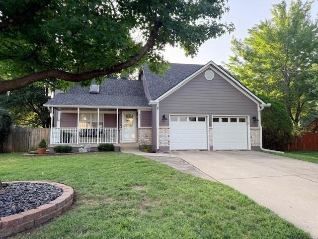 601 Woodson Ln, Greenwood, MO 64034