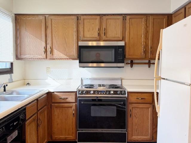 601 Woodwinds Court