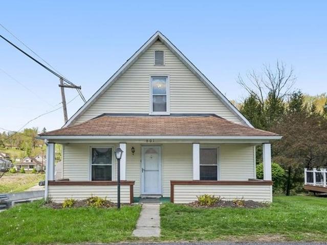 601 Water St, Sturgeon, PA 15082