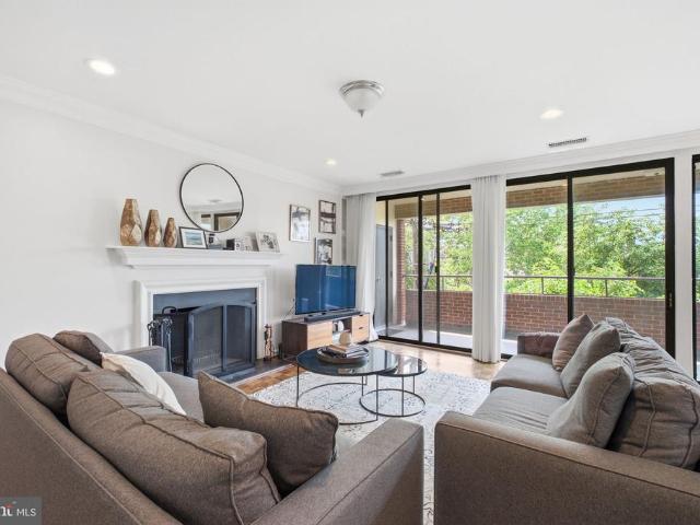 601 Wilkes Street # 301