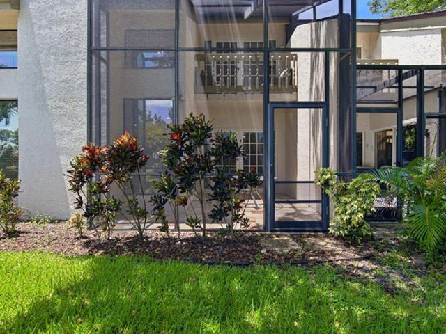 6024 Glendale Dr, Boca Raton, FL 33433