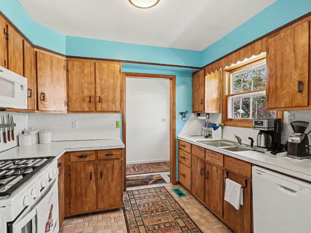 6025 Cedar Lake Road