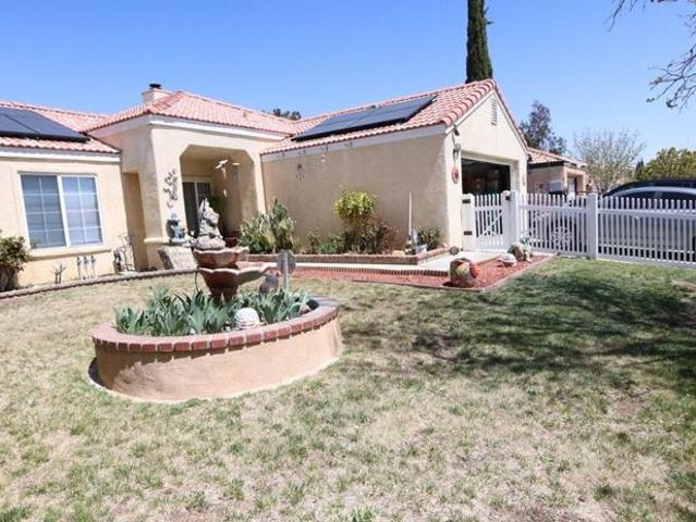 6025 Diamond St, Palmdale, CA 93552