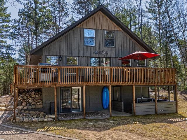 6025 E Shore Dr, Rhinelander, WI