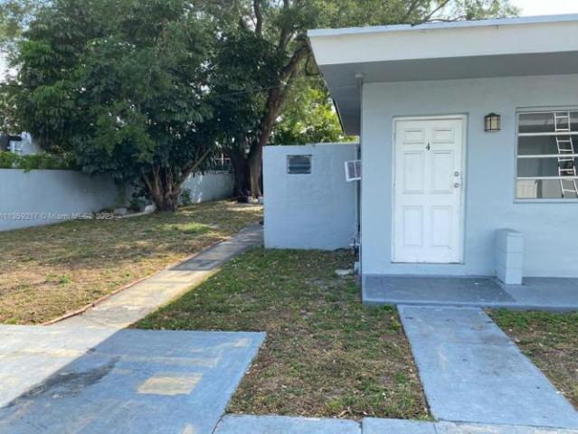 6025 Polk St #4, Hollywood, FL 33024