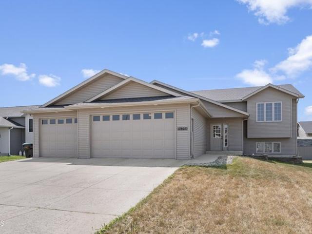 6025 Reily Rd, Lincoln, ND 58504