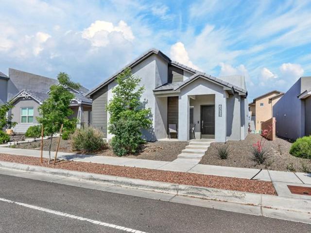 6025 Strand Loop SE, Albuquerque, NM 87106