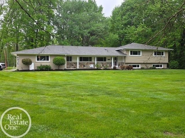 6026 Via Toscana St, Troy, MI 48085