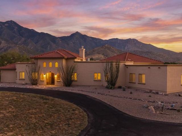 6027 E Andalusian Ct, Hereford, AZ 85615