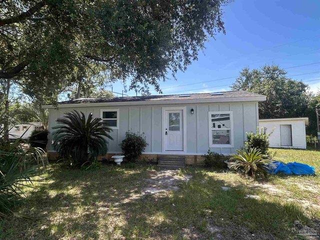 6029 Capitol Dr, Gulf Breeze, FL 32563