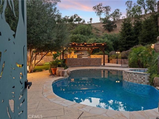 6029 Fairview