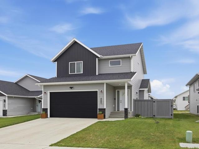 6029 Kodiak Ln, Horace, ND 58047