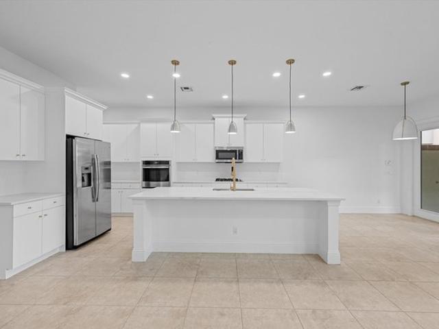 6020 Curie Pl, Palm Beach Gardens, FL 33418