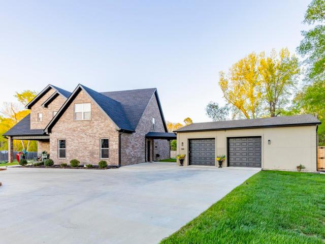 6020 Centark Court