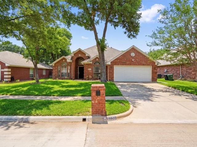 6020 Fannin Dr, Arlington, TX 76001