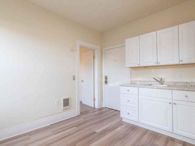 6020 Glisan Apartments Studio Apartment for Rent at 6020 Ne Glisan St, Portland, OR 97213 North Tabor