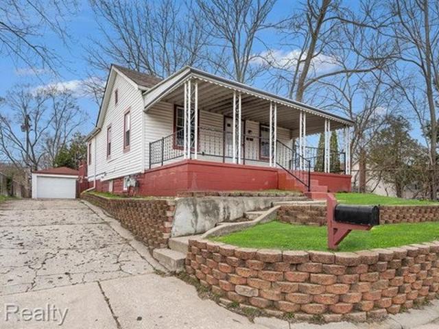 6020 Vivian St, Taylor, MI 48180