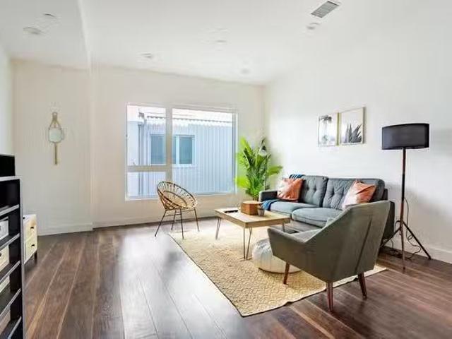6020 W Beachwood Ln, Hollywood 3 Bedroom 3 Bath