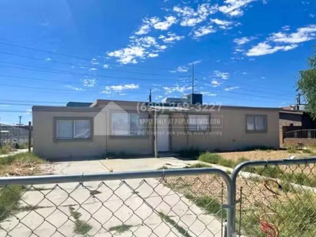 60216701 1209 W Adams Ave