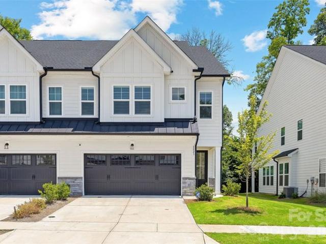 6023 Corbin Woods Ct, Charlotte, NC 28226
