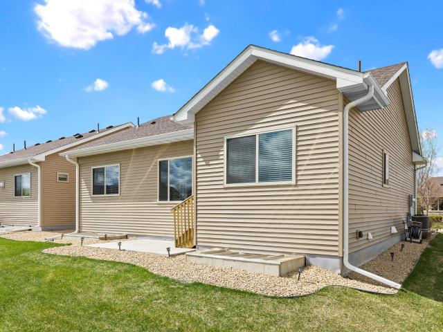 6023 Iris Lane