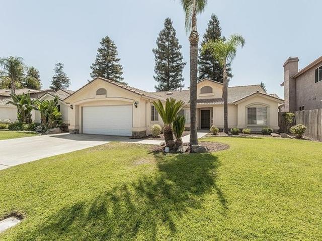 6023 W Alluvial Ave, Fresno, CA 93722