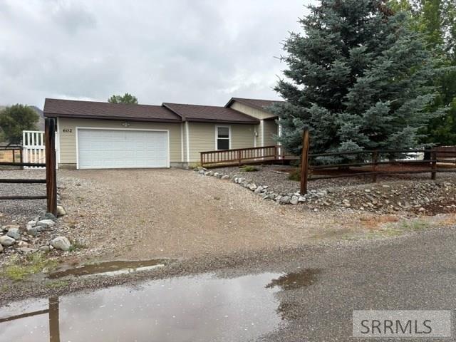 602 10th St, Salmon, ID 83467