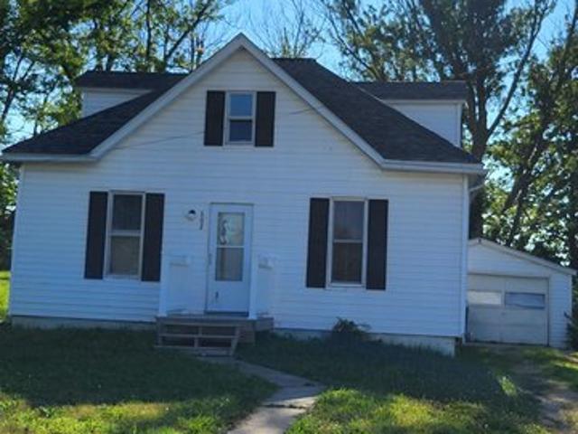 602 1st St S, Chariton, IA 50049