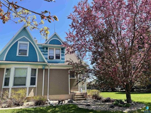 602 25 Hwy S, De Smet, SD 57213