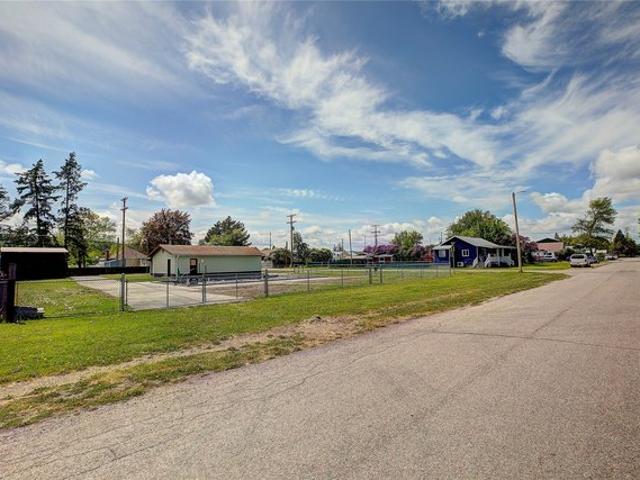 602 6th Ave E, Polson, MT 59860