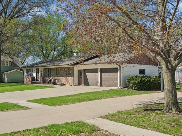 602 8th Ave, Sully, IA 50251