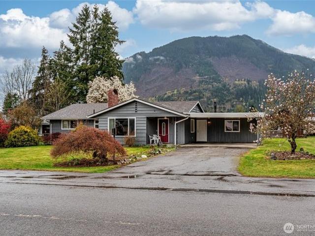 602 Commercial Ave, Darrington, WA 98241