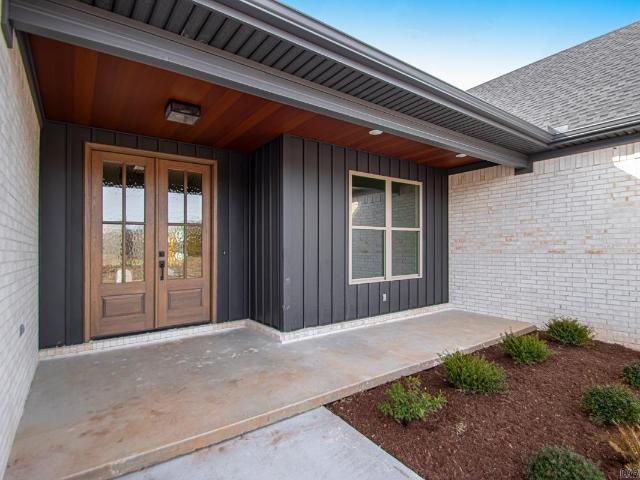 602 Corondelet