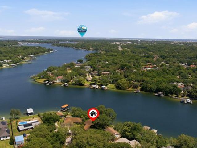602 Cinco Terrace Ln, Fort Walton Beach, FL 32547