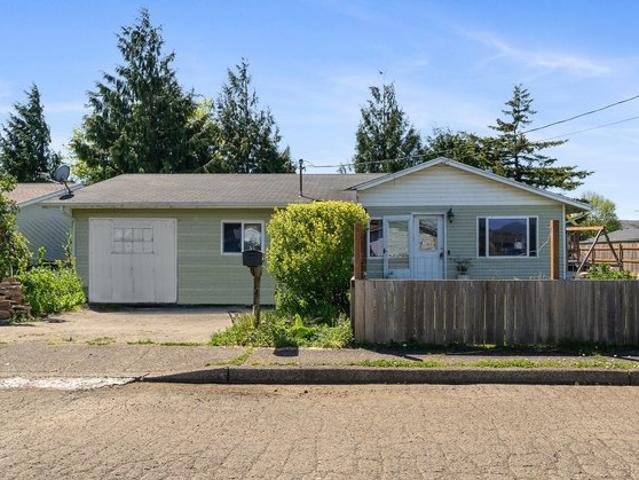602 Ash Ave, Tillamook, OR 97141